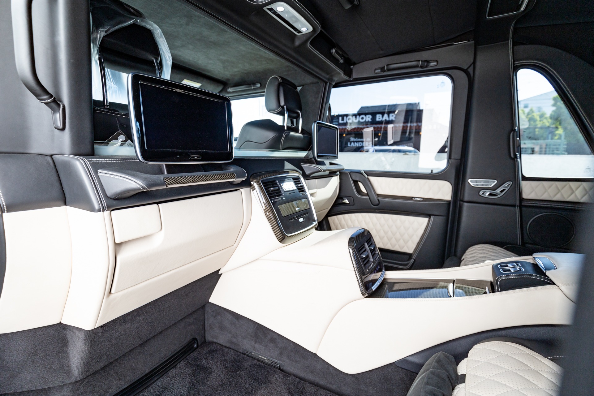 Maybach Landaulet Front Interior
