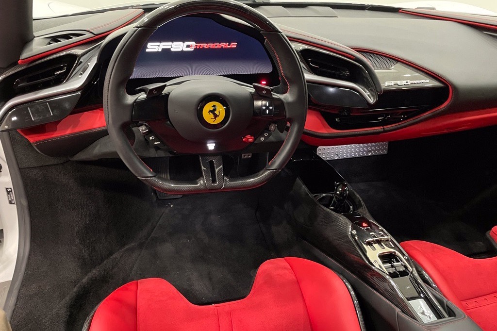 2022 Laferrari Interior