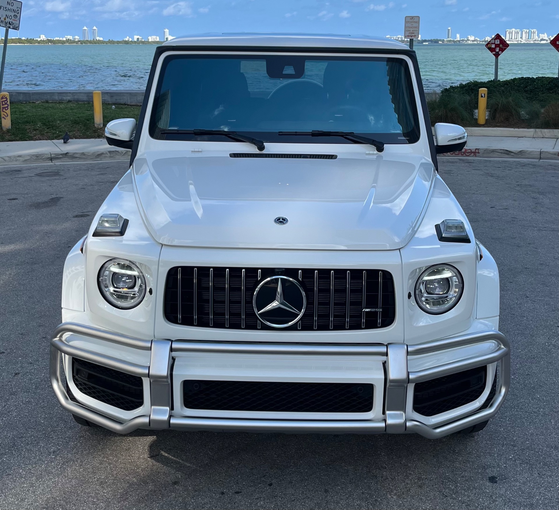 White Mercedes G Class 2022