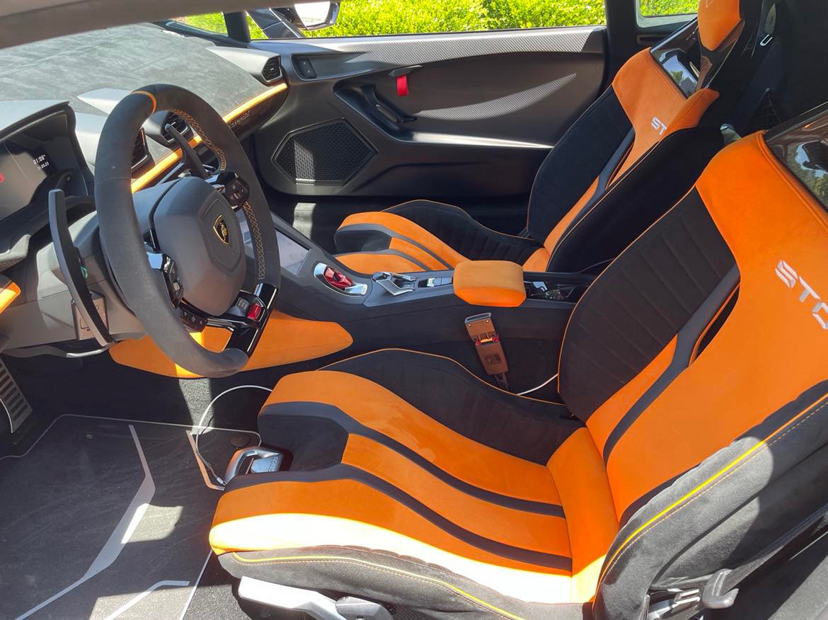 Lamborghini Huracan Orange Interior