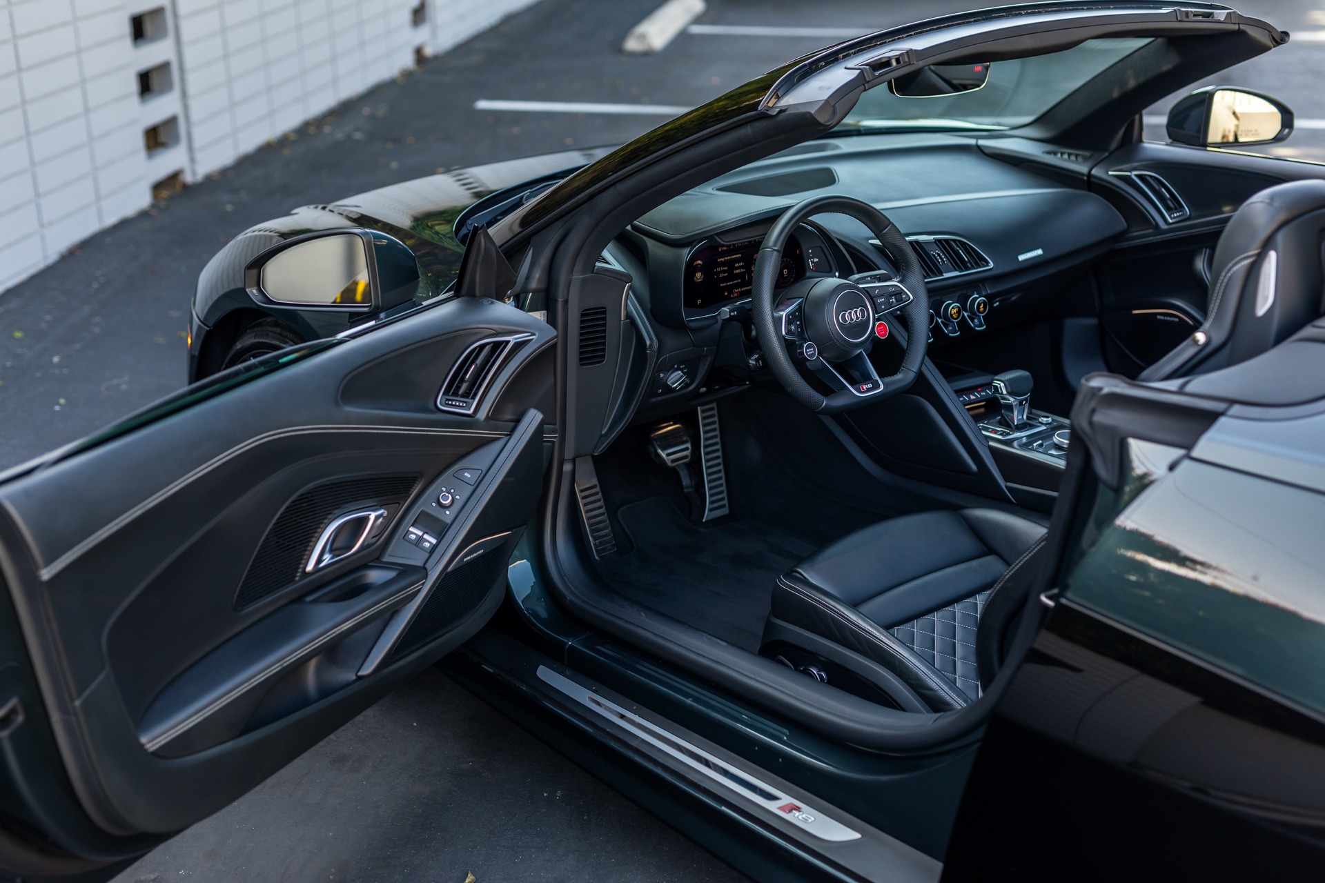 Audi R8 V10 Spyder Interior