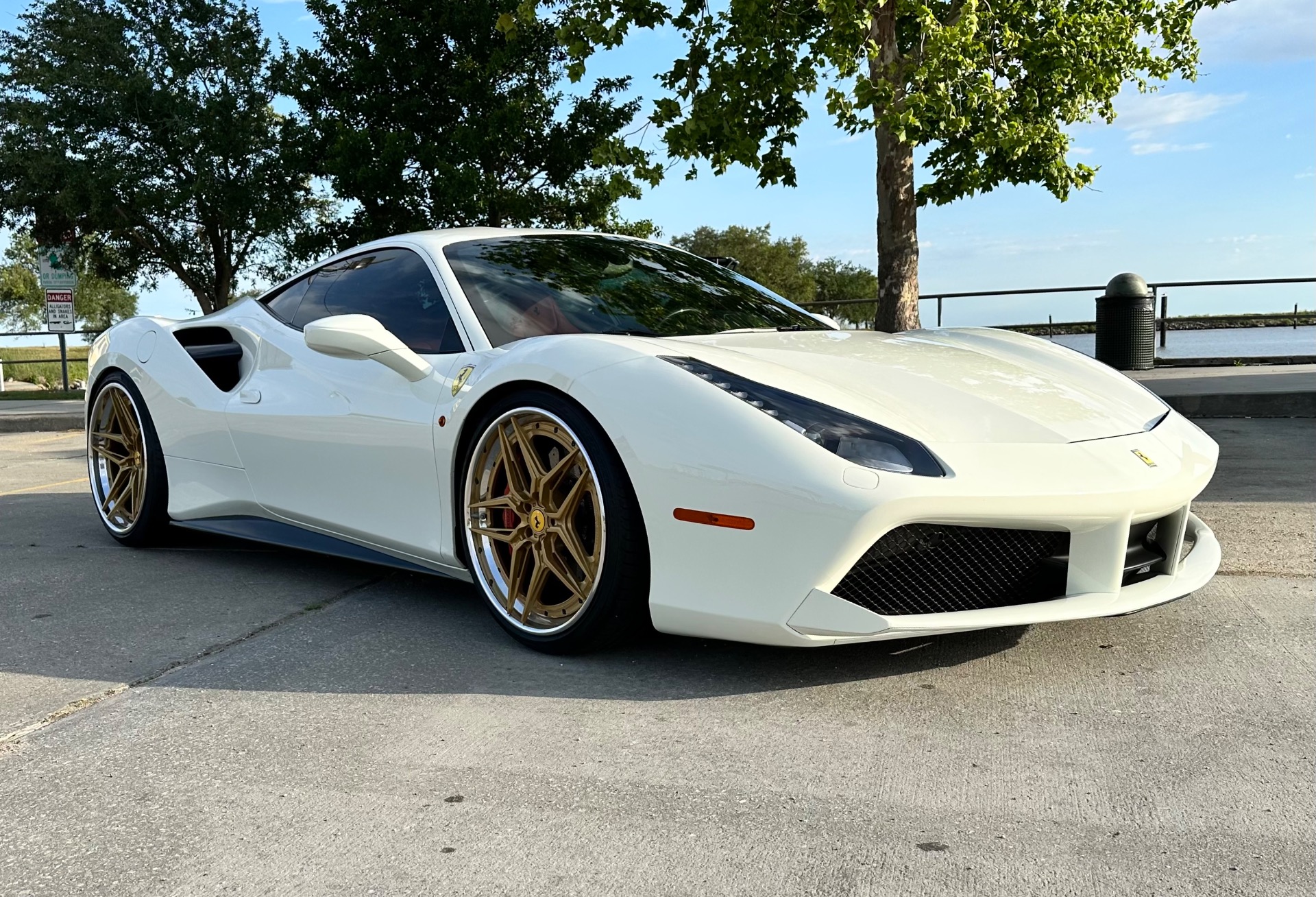 Sports Cars Ferrari White