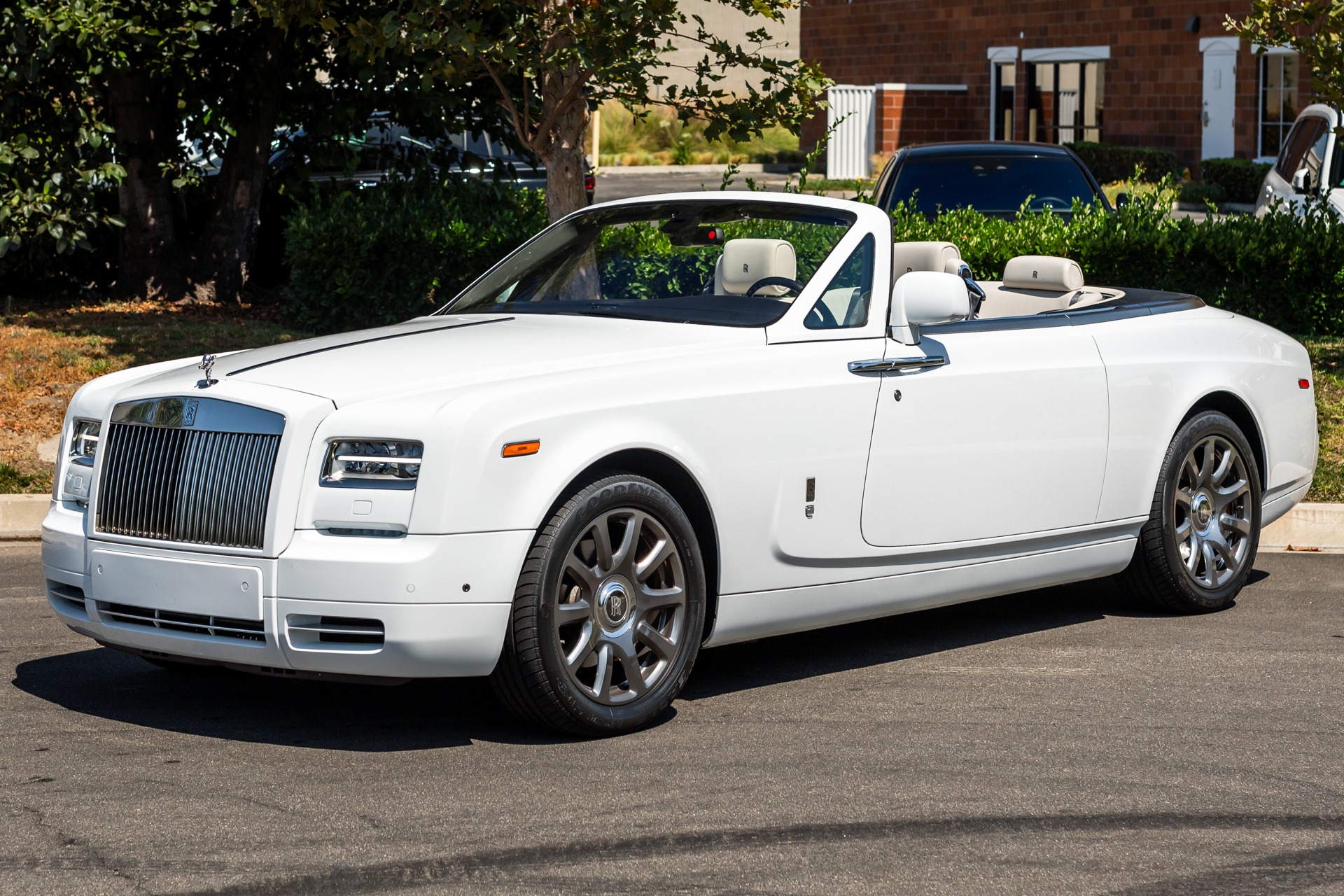 2022 Rolls Royce Phantom Drophead Coupe Black