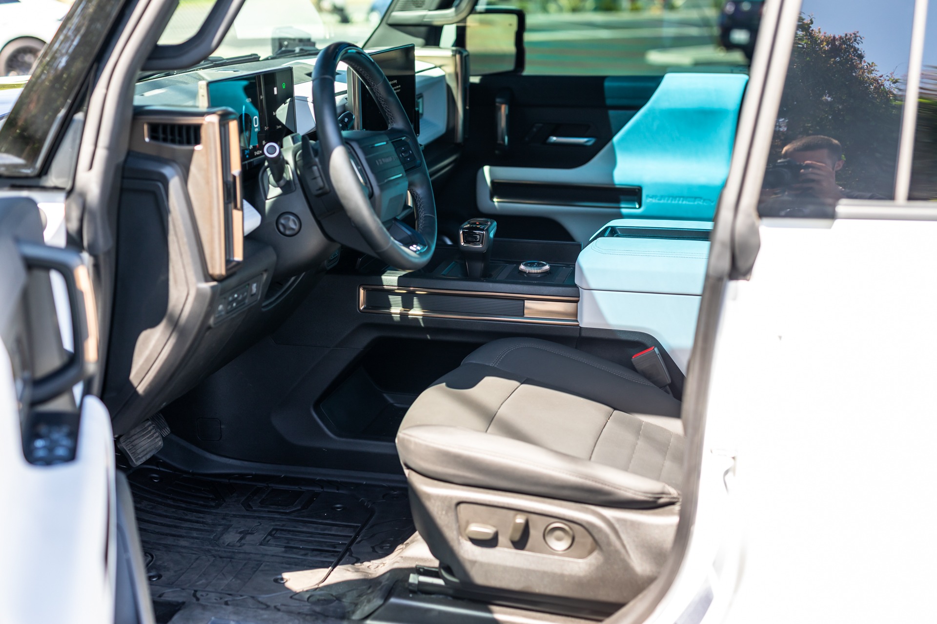 Hummer H2 2022 Interior