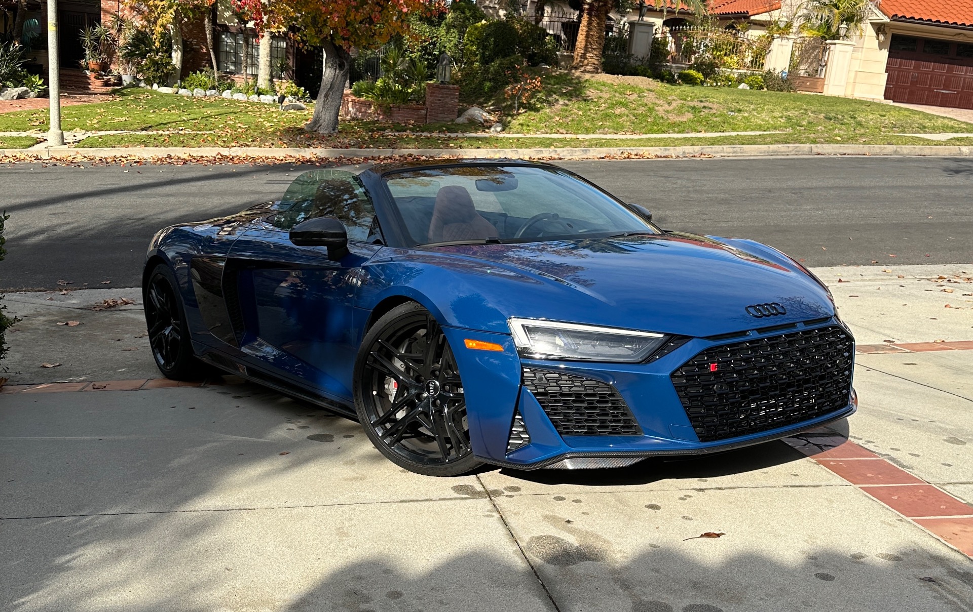 Audi R8 Convertible Blue