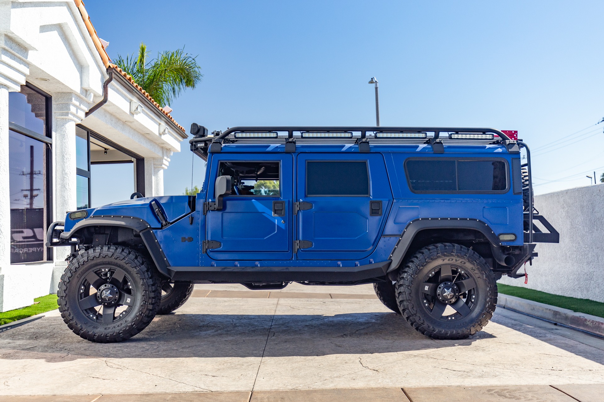 Blue Hummer H1