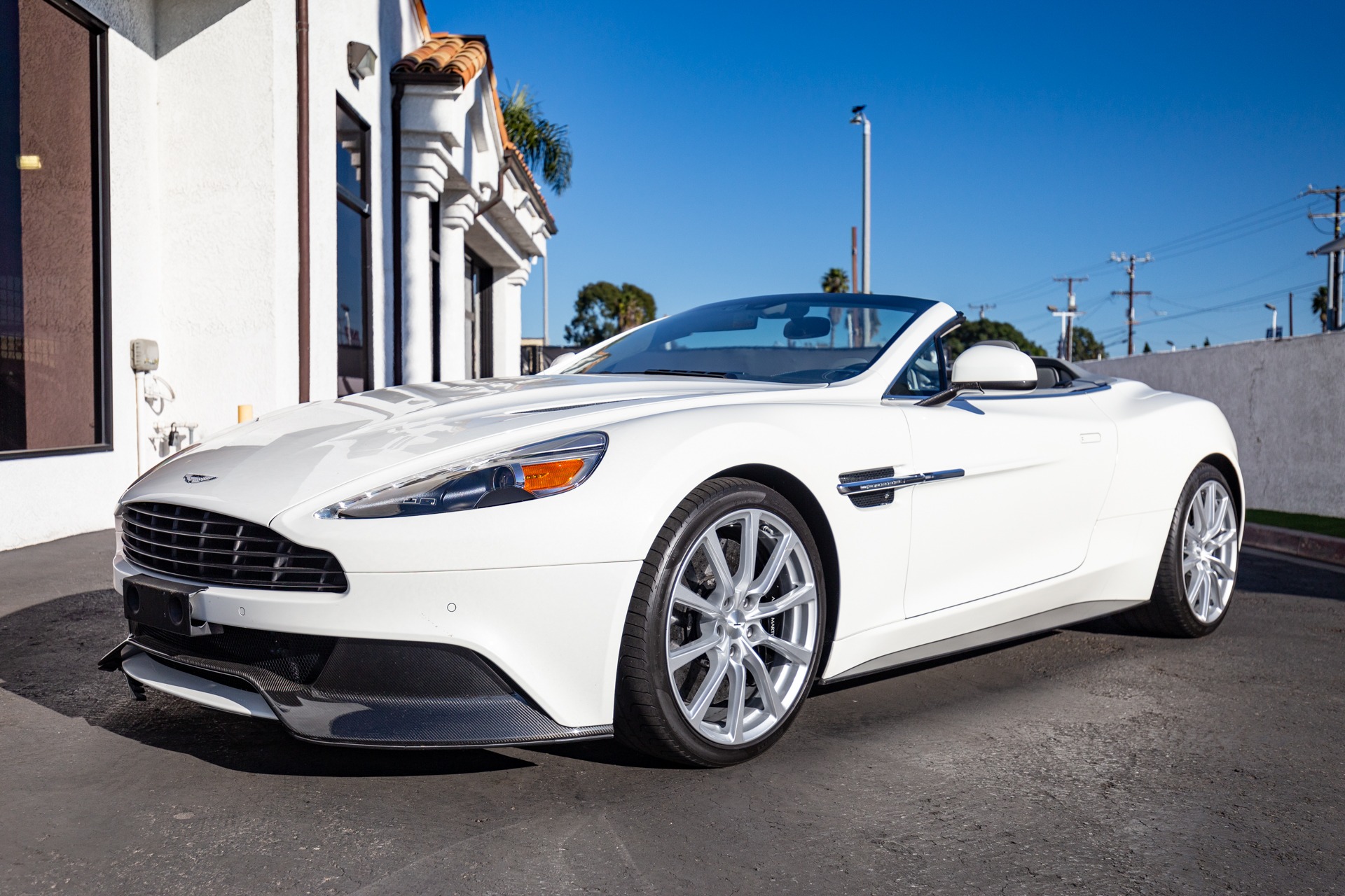 Aston Martin Vanquish White