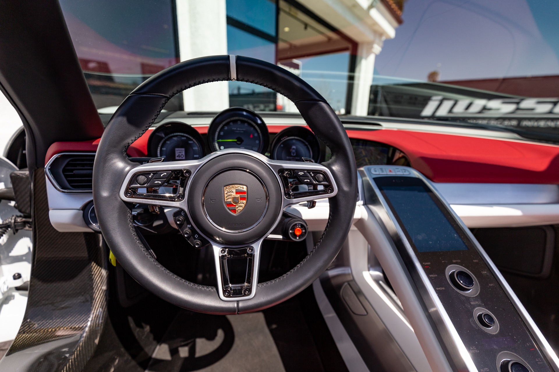 Porsche 918 Spyder Interior