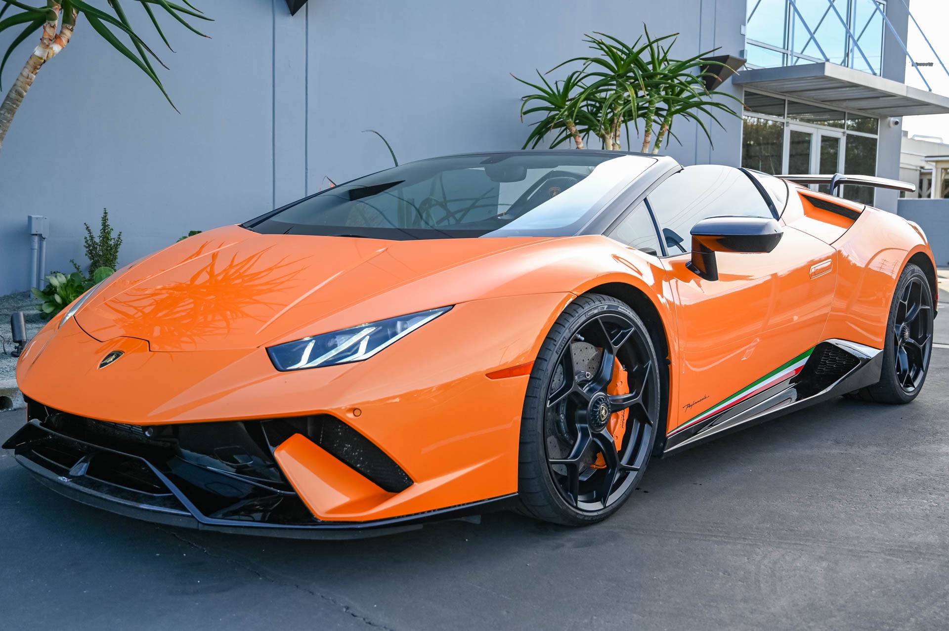 Used 2019 Lamborghini Huracan LP 640-4 Performante Spyder | iLusso ...