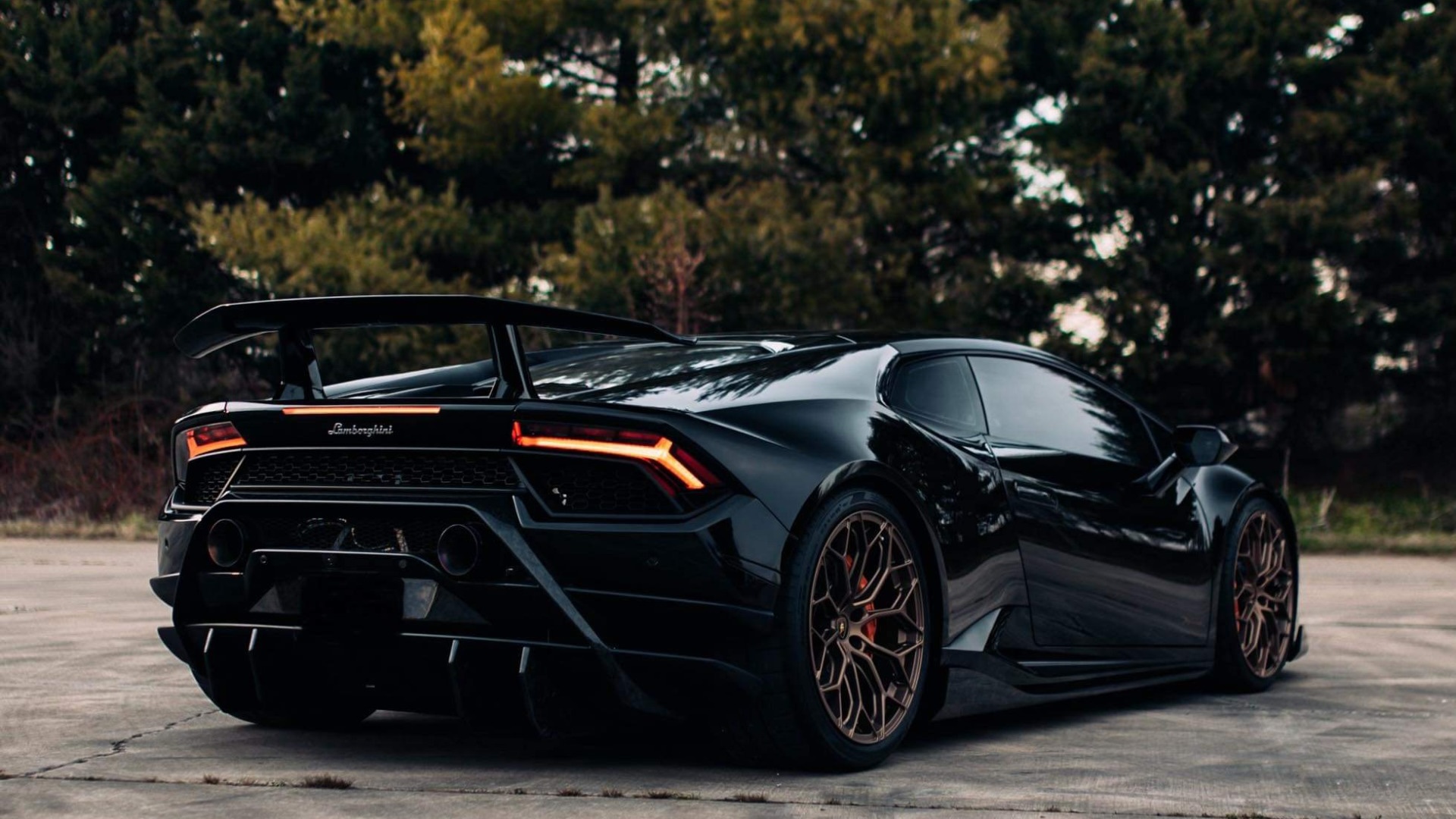 Top Italian Supercars: The Ultimate Guide - iLusso
